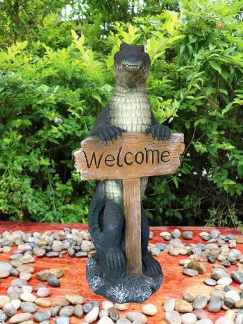 Statue I Welcome Crocodile 26 x 26 x 66cm BA3946 – Bird & Fish Place